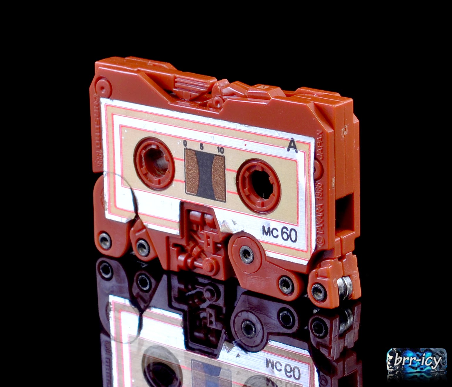 Brr-icy's Transformers Reviews: Blaster and the 1986 Cassettes