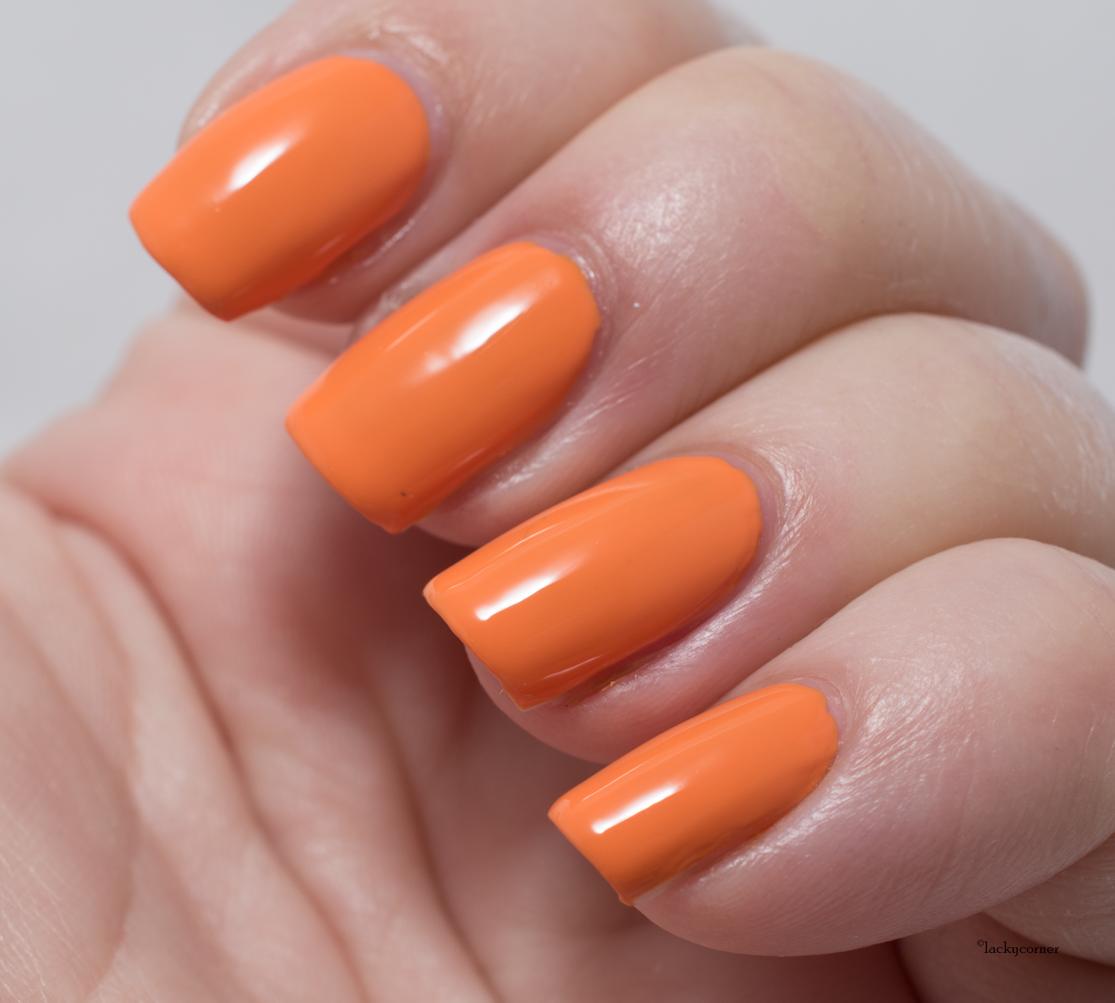 Lacky Corner Opi No Tan Lines