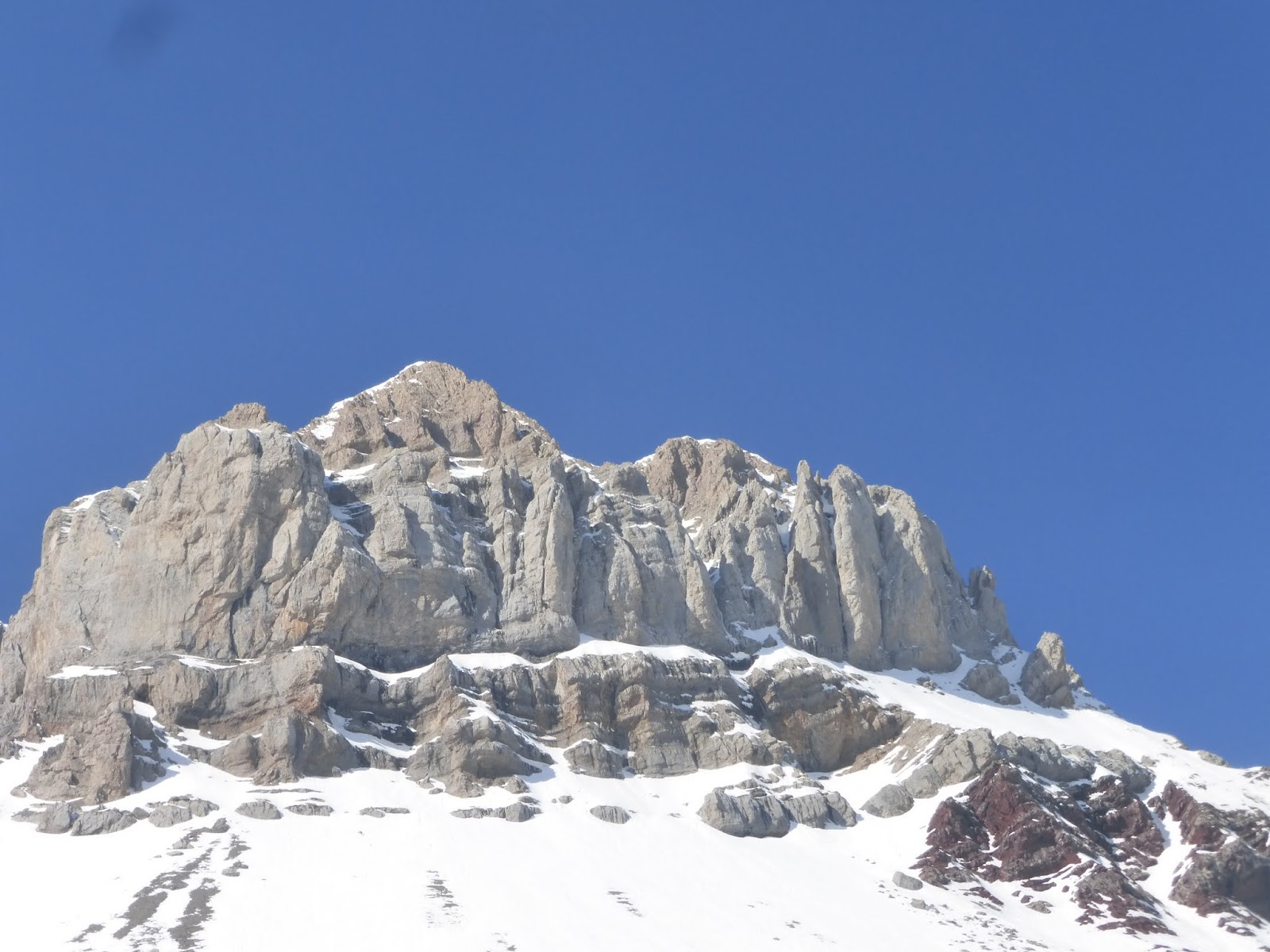 Kuestas: Castillo de Acher, Aguerri.