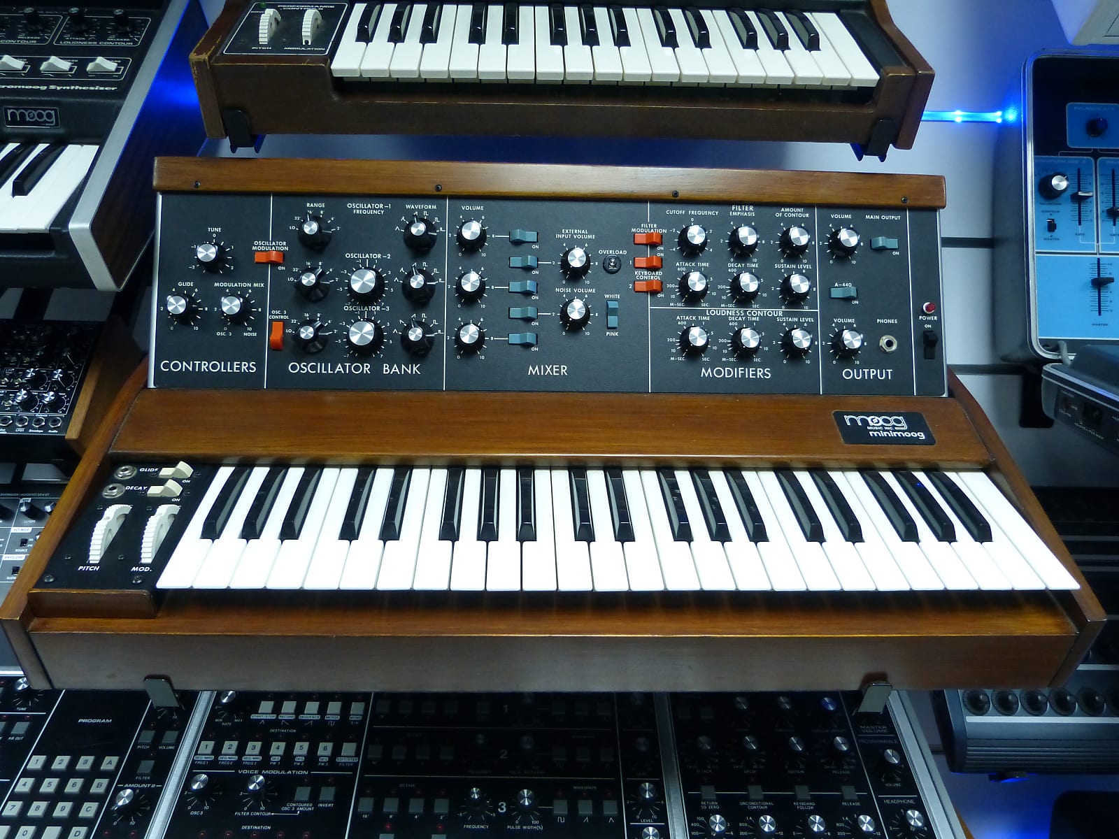 MATRIXSYNTH: Vintage Moog Minimoog Model D SN T2687F w/ Old Oscillator ...