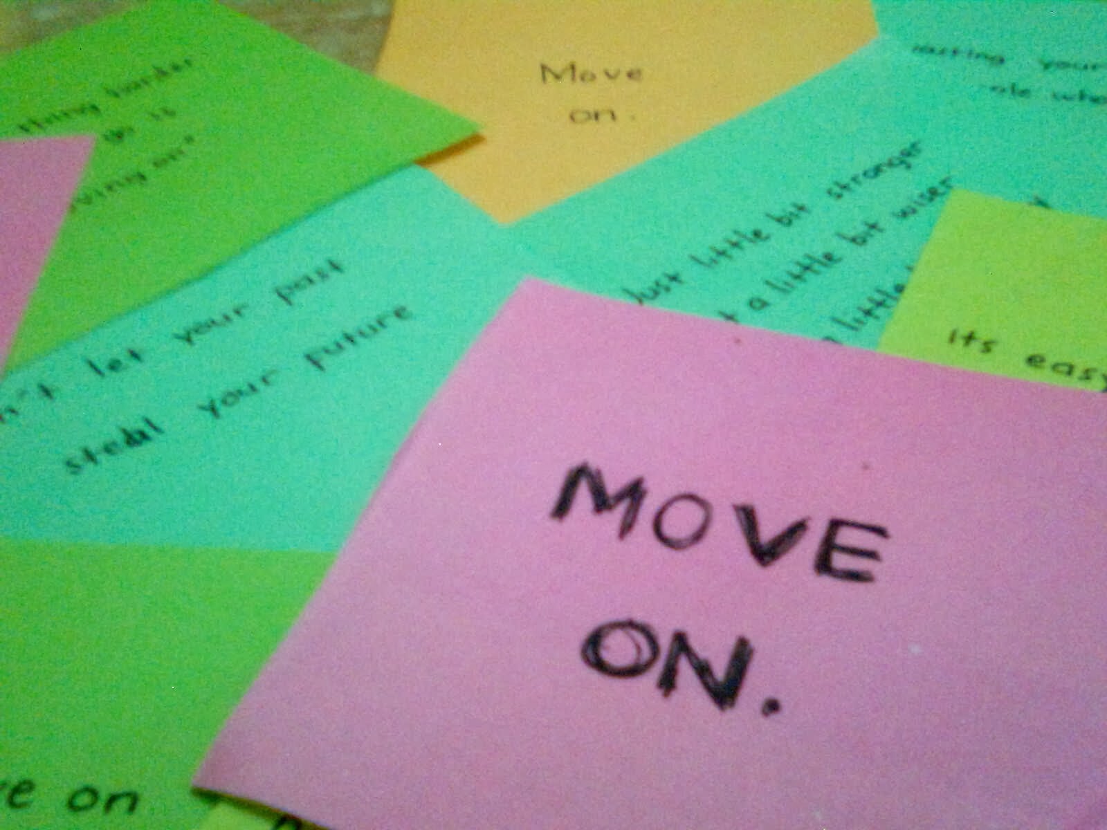 CURHAT DAN SOLUSINYA : Bagaimana cara untuk Move On?