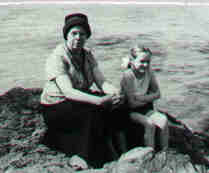 Who is Rose Dempsey?: May 2016