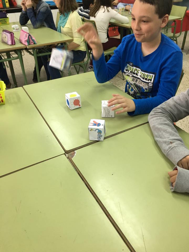 OUR ENGLISH CLASS: Story cubes