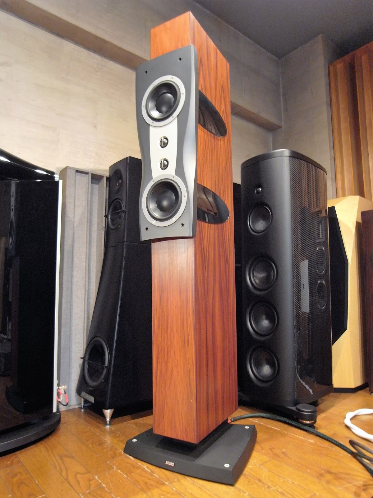 SIS AUDIO BLOG: 中古品情報 展示処分 DYNAUDIO CONFIDENCE C2