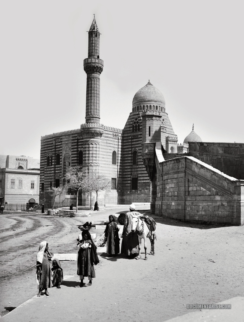 beyond the horizon of the place we live...: back to 1900s- Cairo
