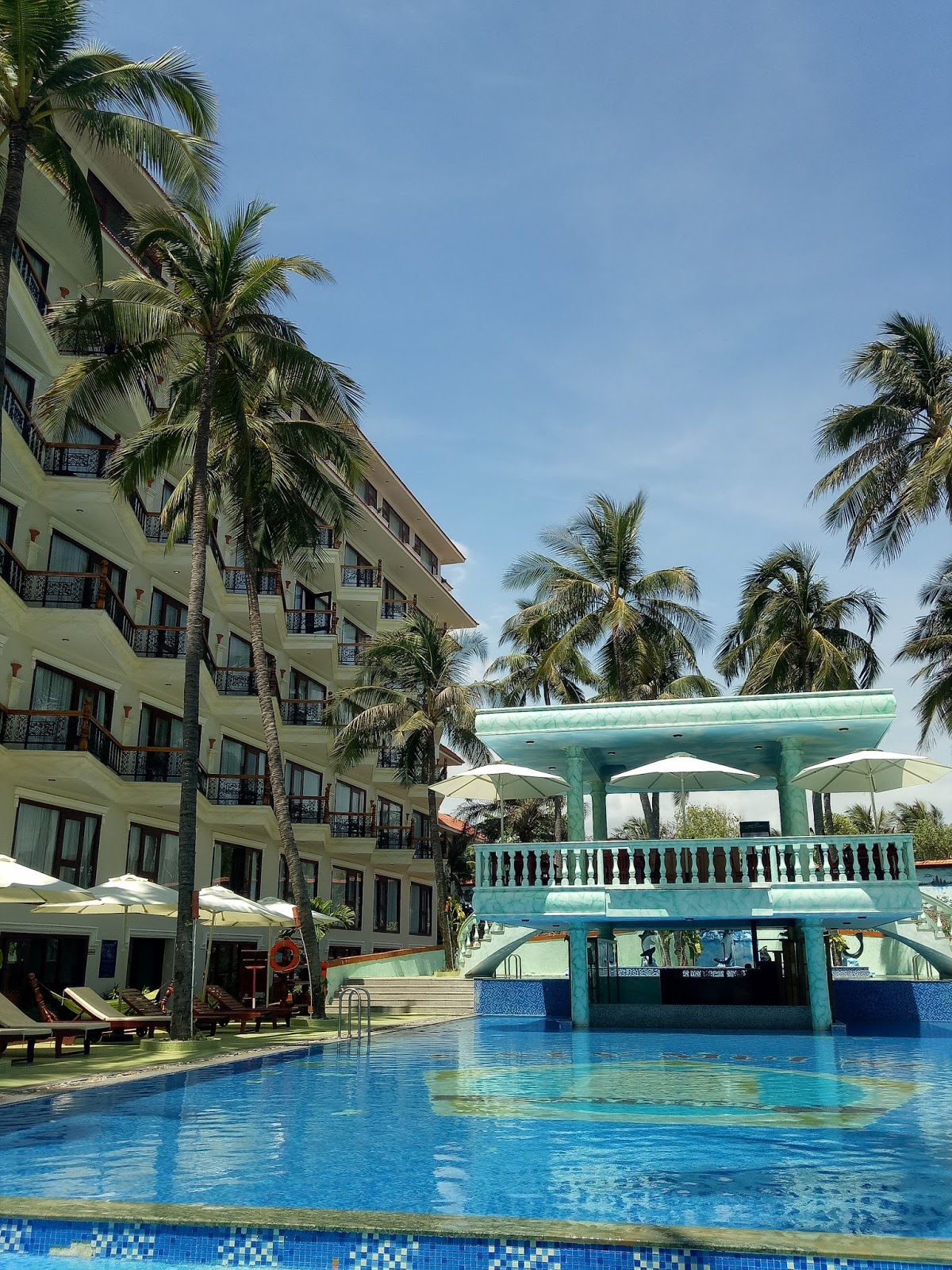 越南 大叻搭車到美奈 (路況非常差) 宿 美奈 Caty Mui Ne Resort 越南 美大叻到美奈 自由行