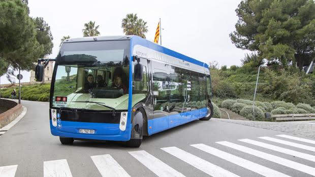 Vitrasa de Vigo prueba el APTIS de Alstom, un peculiar autobús urbano ...