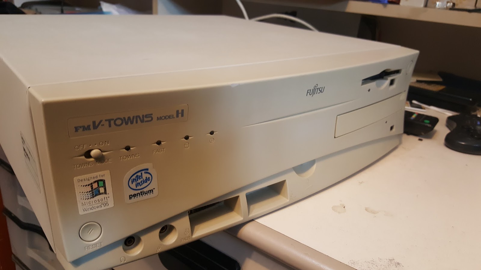 Pc Engine, Sharp X68000, Fm-Towns.: Fujitsu Fmv-Towns Model H y Model ...