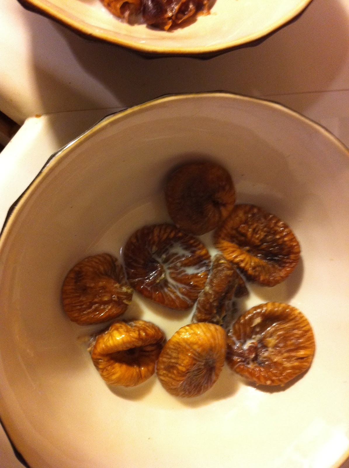 Flat Footed Foodies: Diwali Special - Anjeer Khajur Diyas