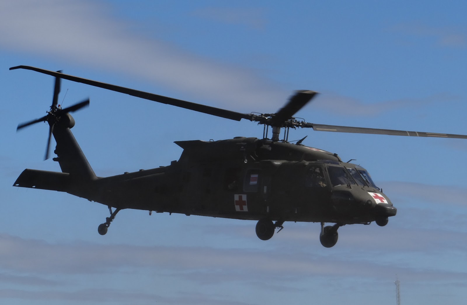 Air Queensland.blogspot: US Army Boeing AH-64 Apache and Sikorsky UH-60 ...