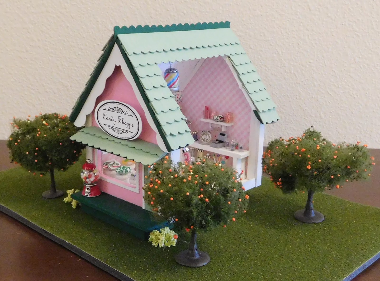 More Minis Dollhouses: Quarter Scale Dollhouse Projects