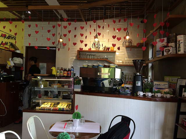 A Cozy and Relaxing Cafe: Yellow Bird Cafe x Kitchen - Nheng's Wonderland