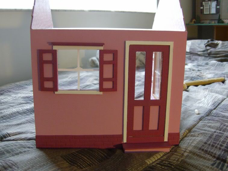 More Minis Dollhouses: The Primrose Dollhouse Day 2