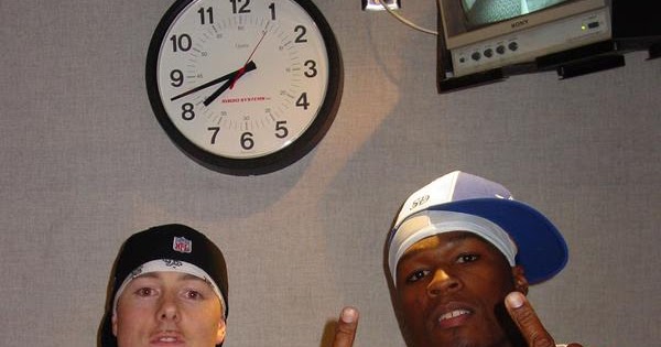 50 cent | celebrities giving the finger!