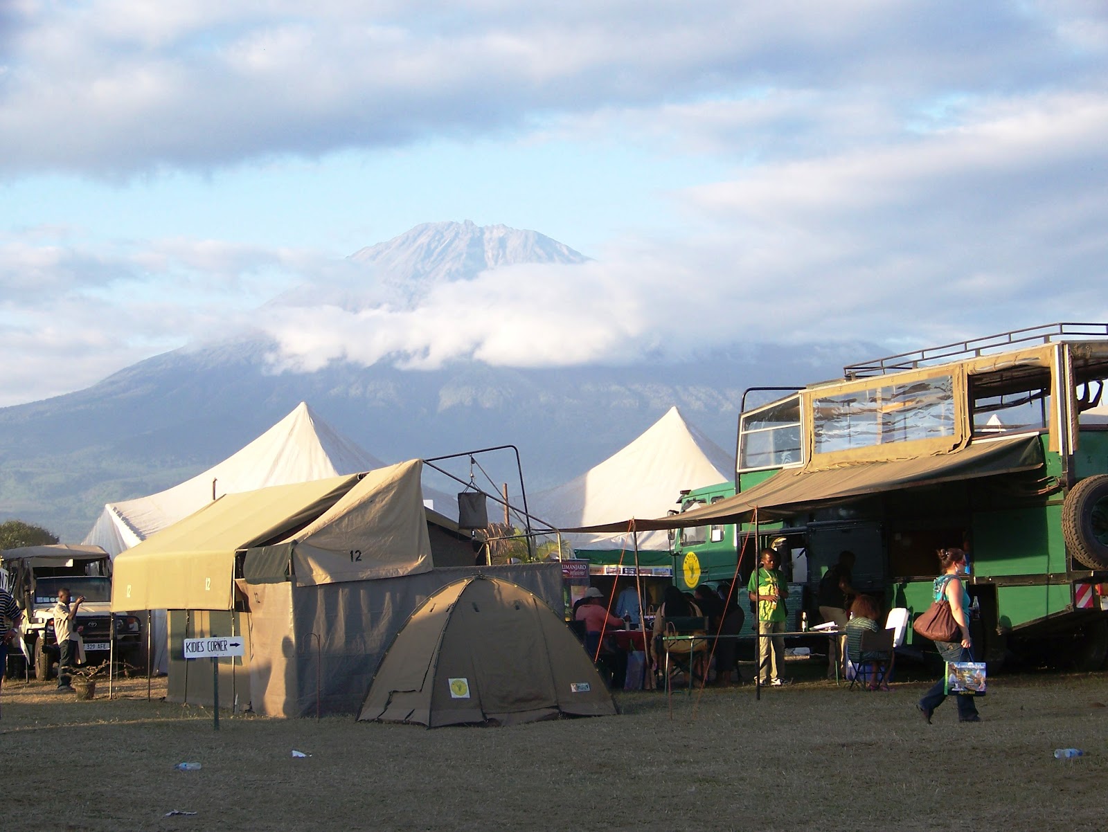 T-E-M-B-E-A Tanzania: Mlima Meru - Arusha