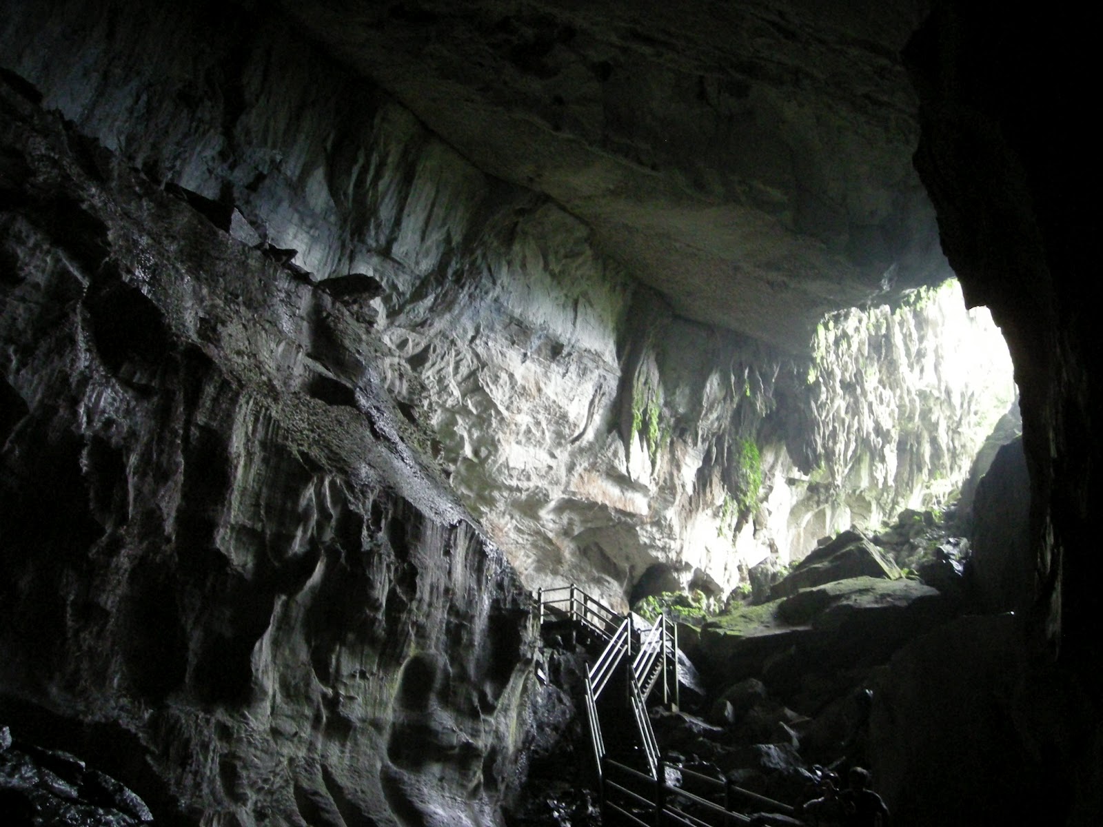 Wind & Clearwater Caves Mulu National Park (Day 5) | Hopping Clouds