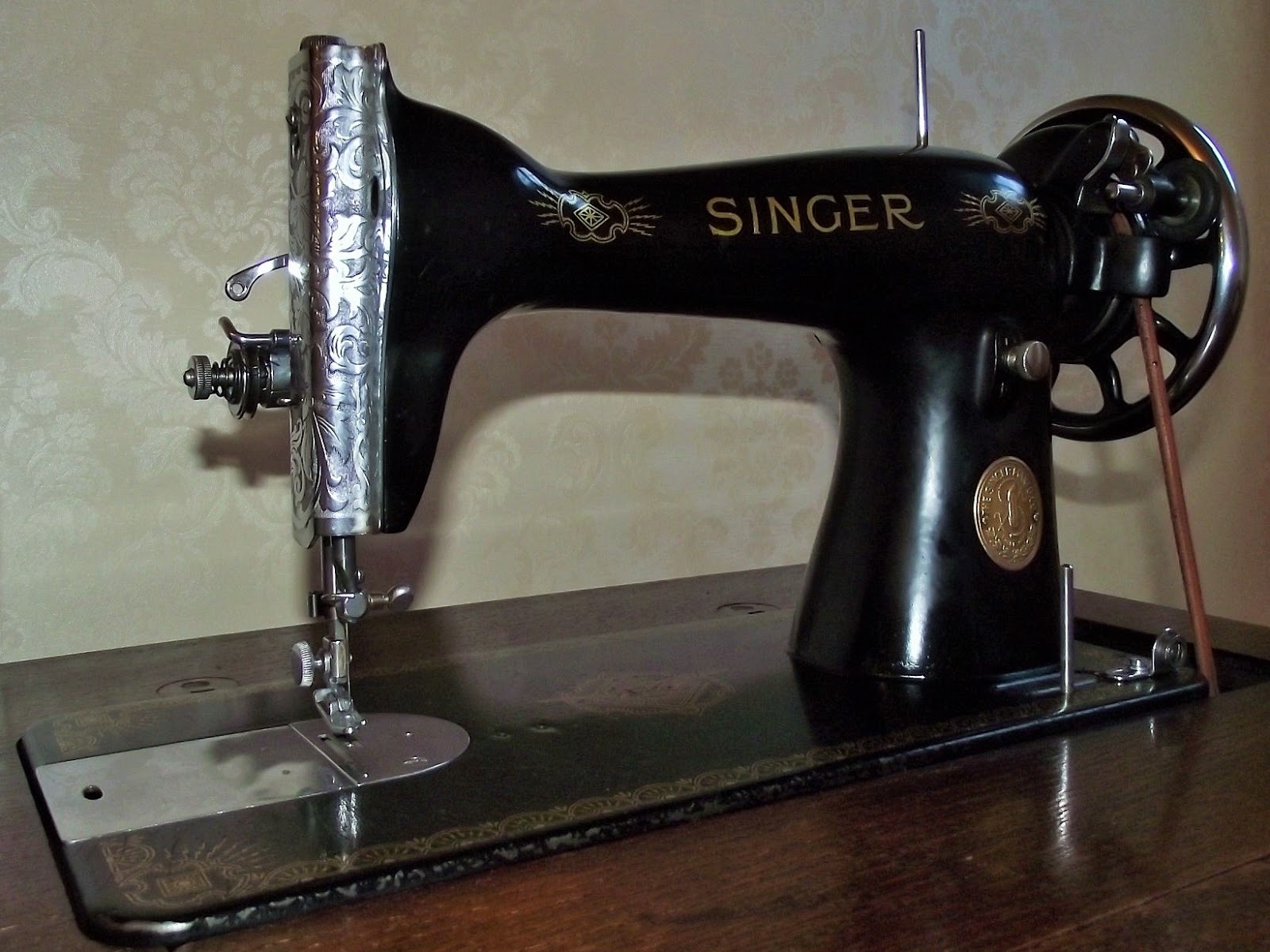Lizzie Lenard Vintage Sewing: 1937 Singer 15K