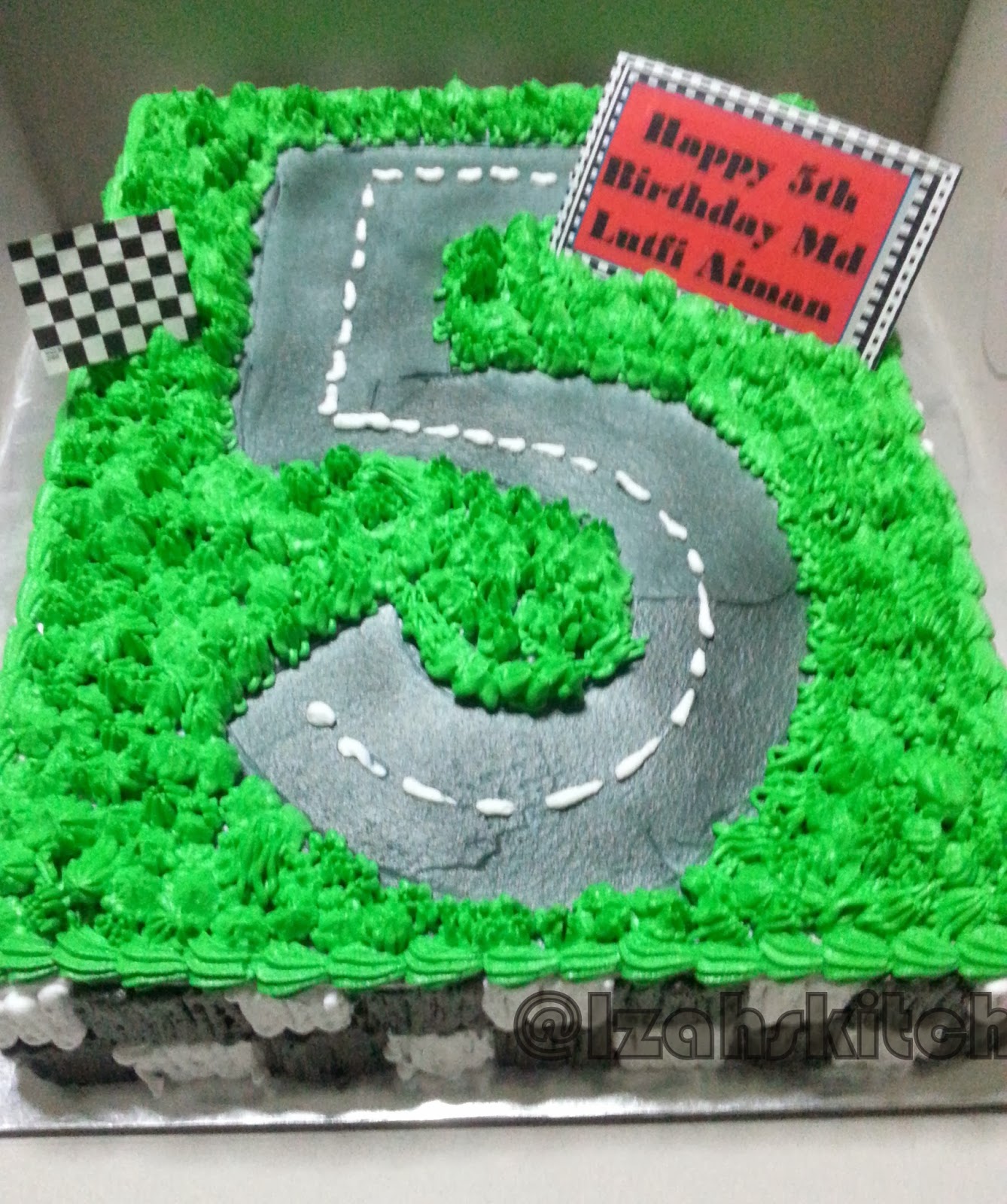 Izah's Kitchen: Racing Track Themed cake