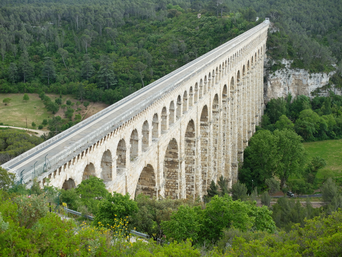 lesdanjean: Ventabren viaduc et aqueduc 30 mai 2013