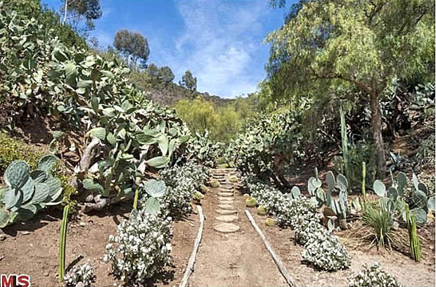 cleveland854321: SHERYL CROW'S HOUSE IS FOR SALE