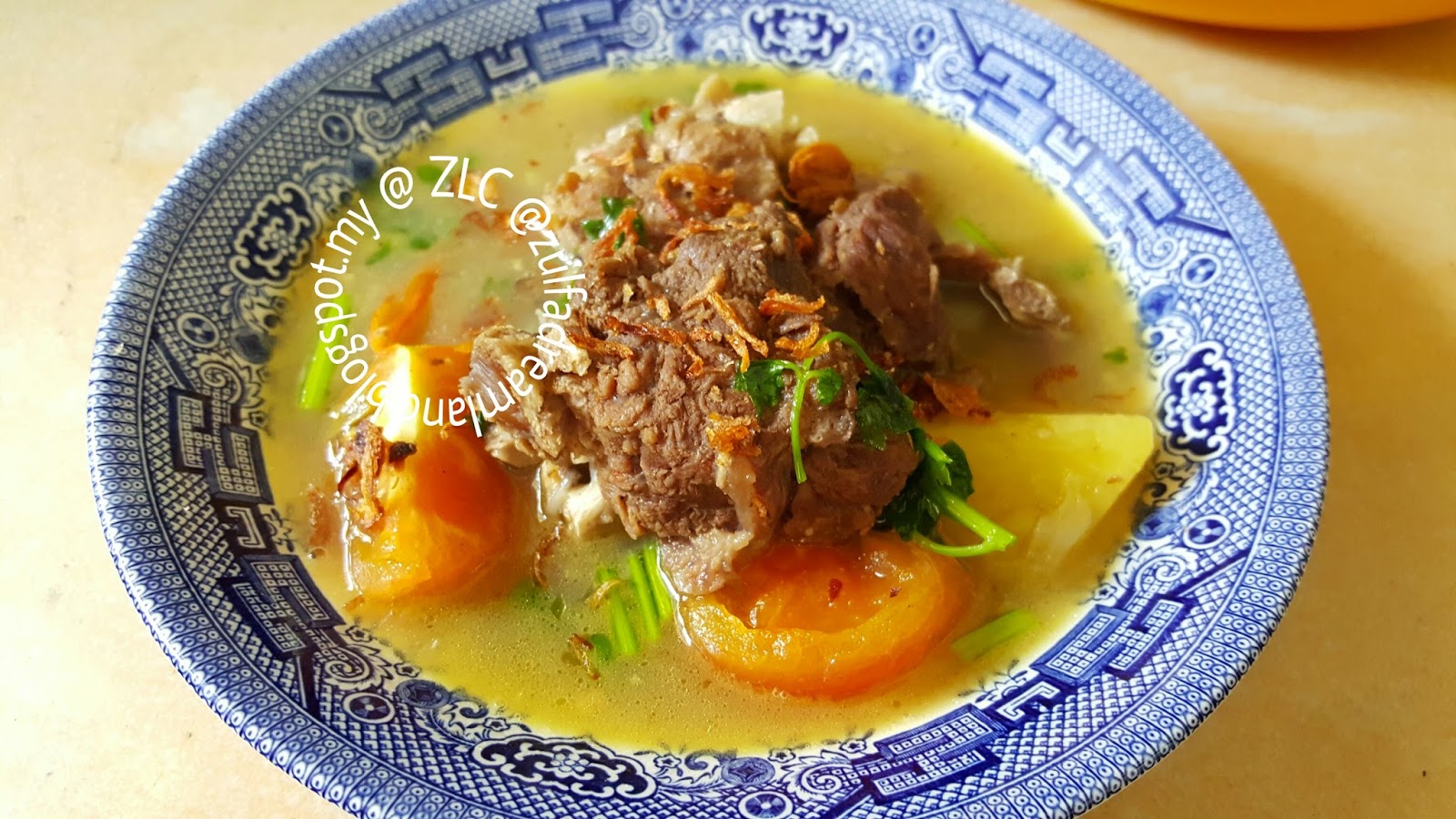 ZULFAZA LOVES COOKING: Sup tulang berempah