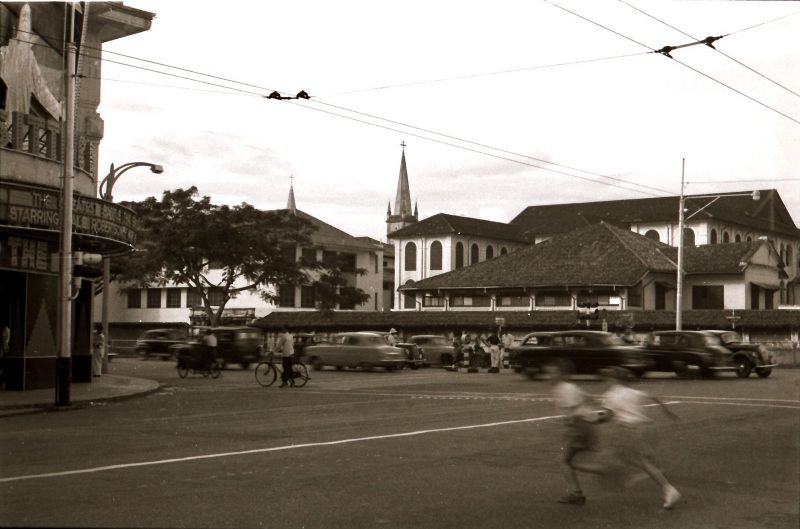 45 Black and White Snapshots That Capture Everyday Life of Singapore in ...