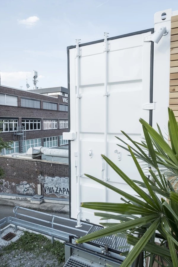 Shipping Container Homes & Buildings: Shipping Containers Upcycling in ...