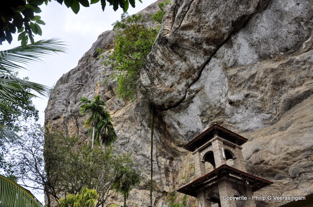 philipveerasingam: Sights at the Paramananda Raja Maha Vihara, near ...