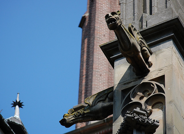 Gargoyles – Glorious Gruesome Grotesques ~ Kuriositas