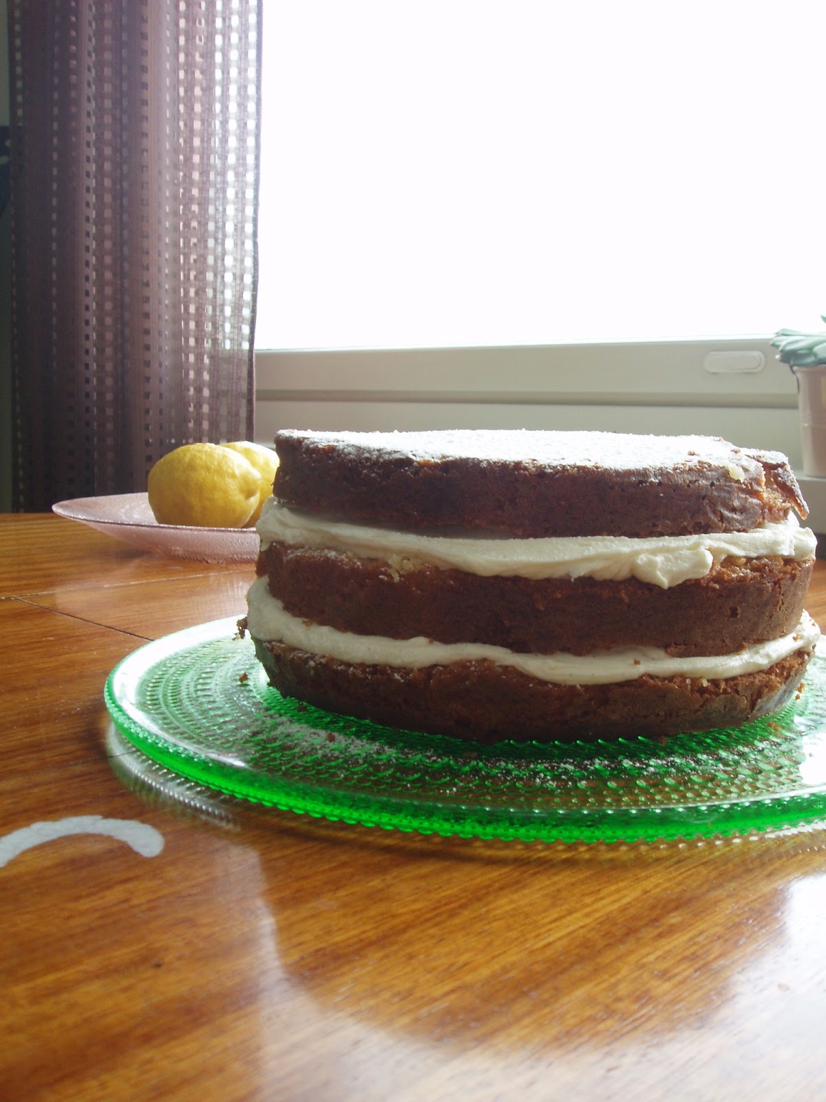 KirsikkaLeipurin luona: Lucious Lemon Cake