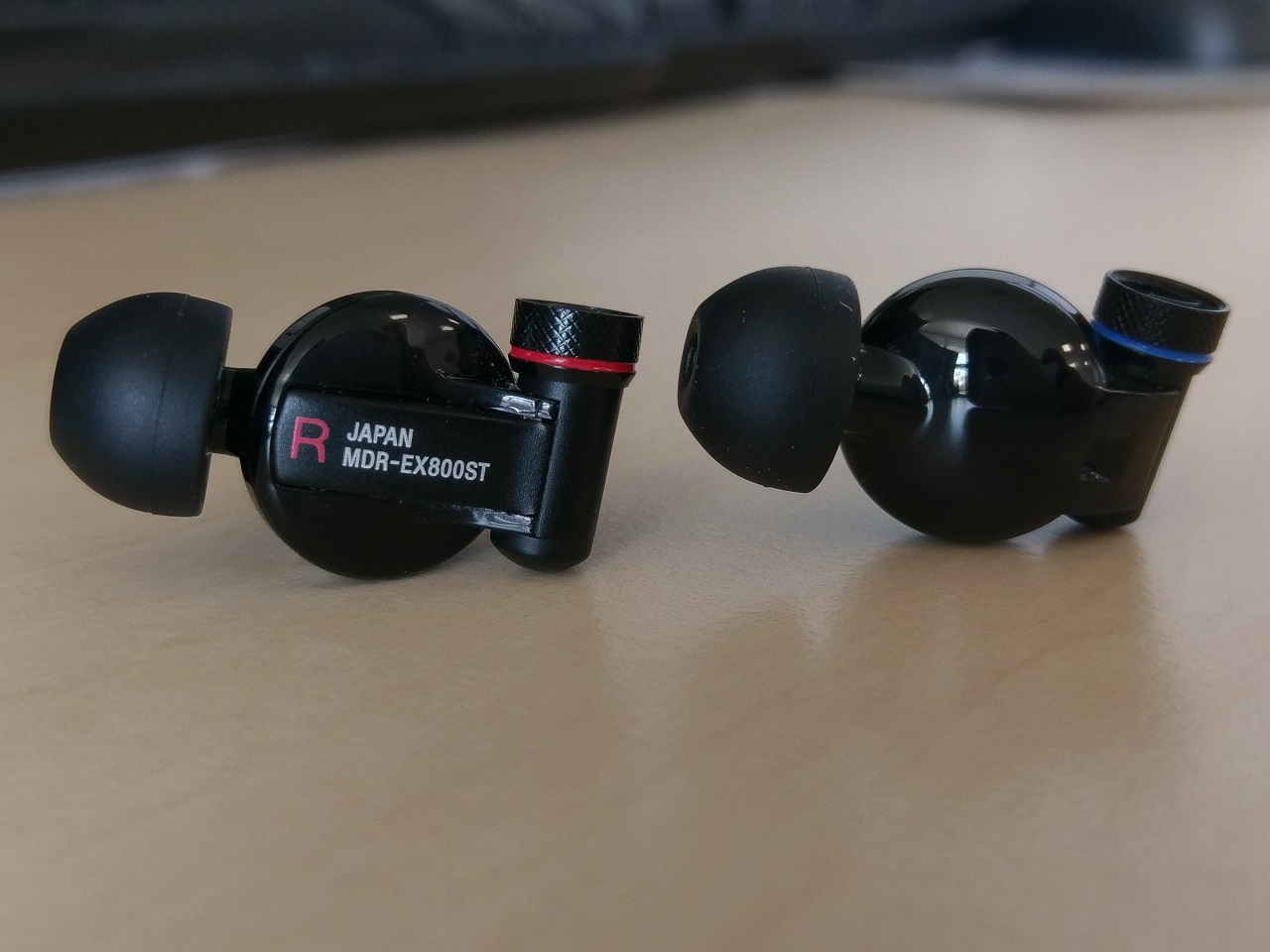 Sony EX800ST (Sony MDR-7550) Recenzja