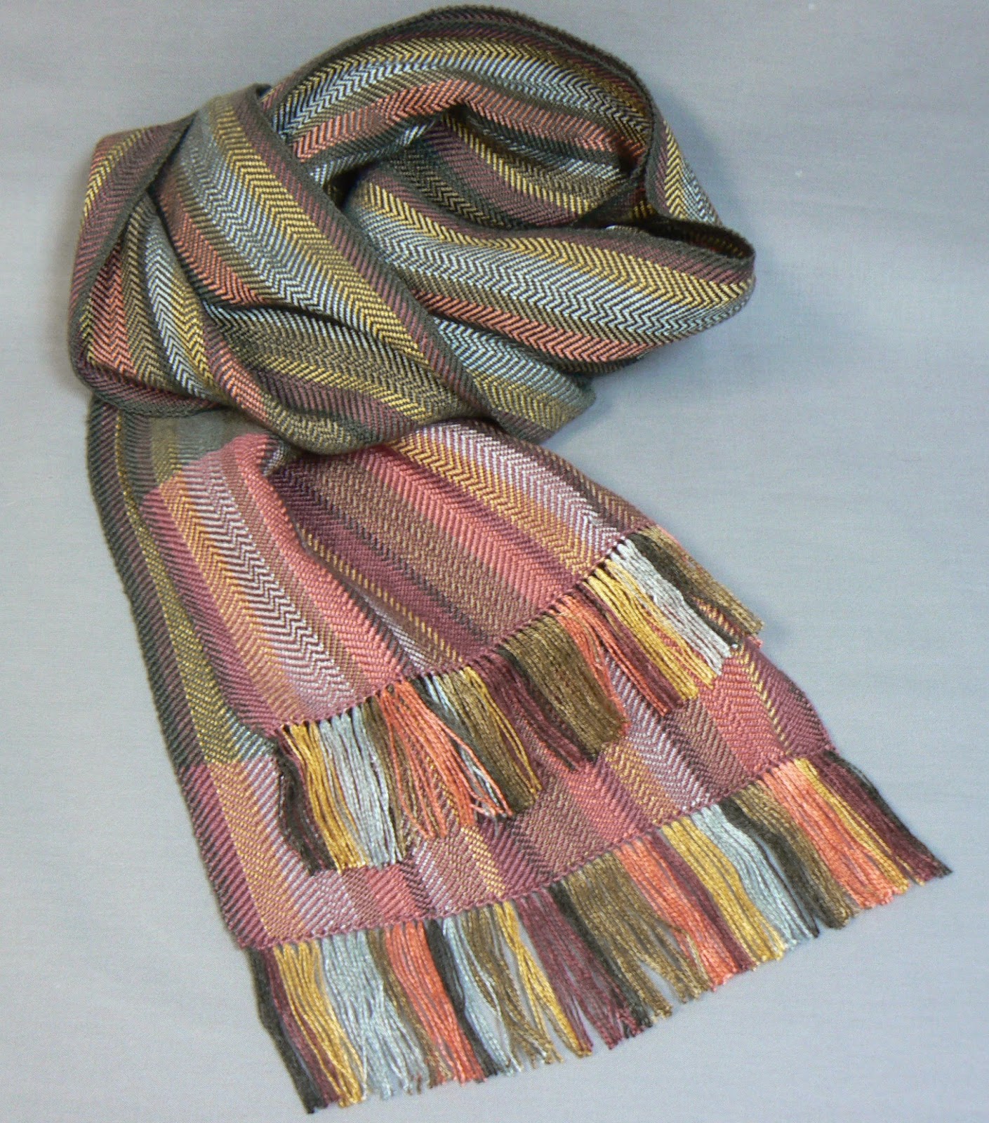 Molly Elkind : Talking Textiles: Weaving a color gamp