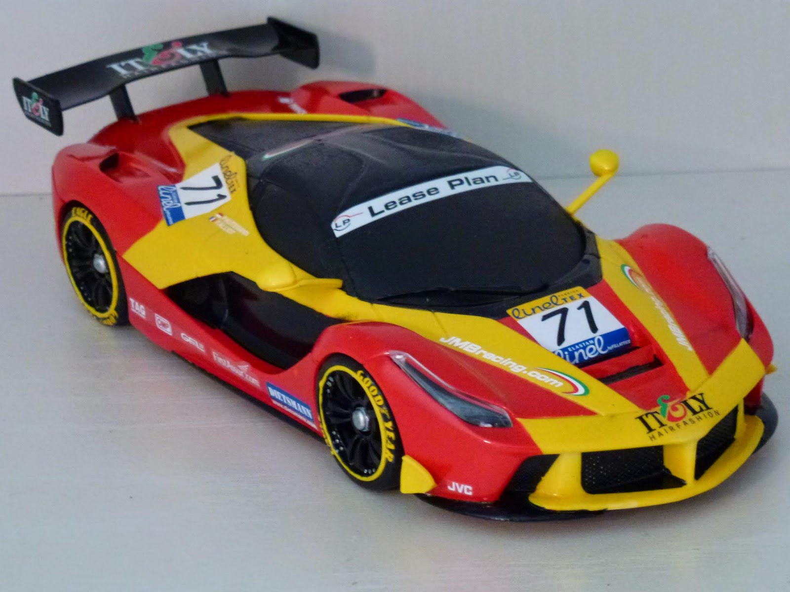 KYOSHOSAN: Custom painted LaFerrari