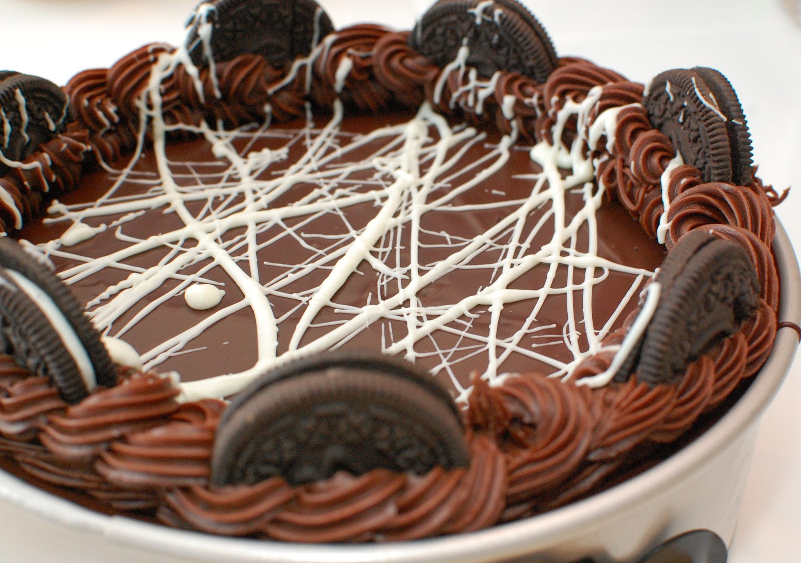 Two-Tone Awesome Oreo Cheesecake