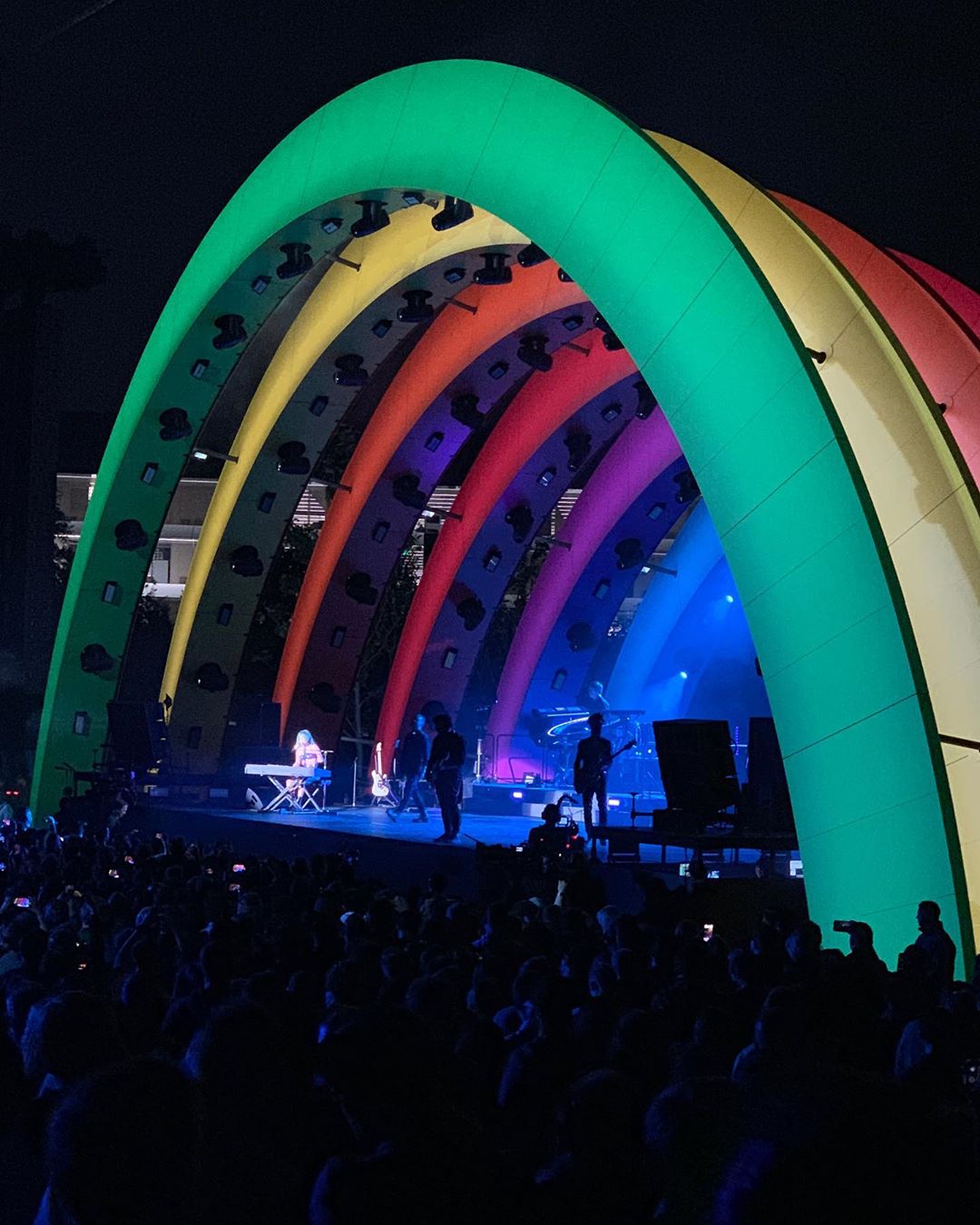 FOTOS/VIDEOS: ENIGMA - Live at the Apple Park in Cupertino, California ...