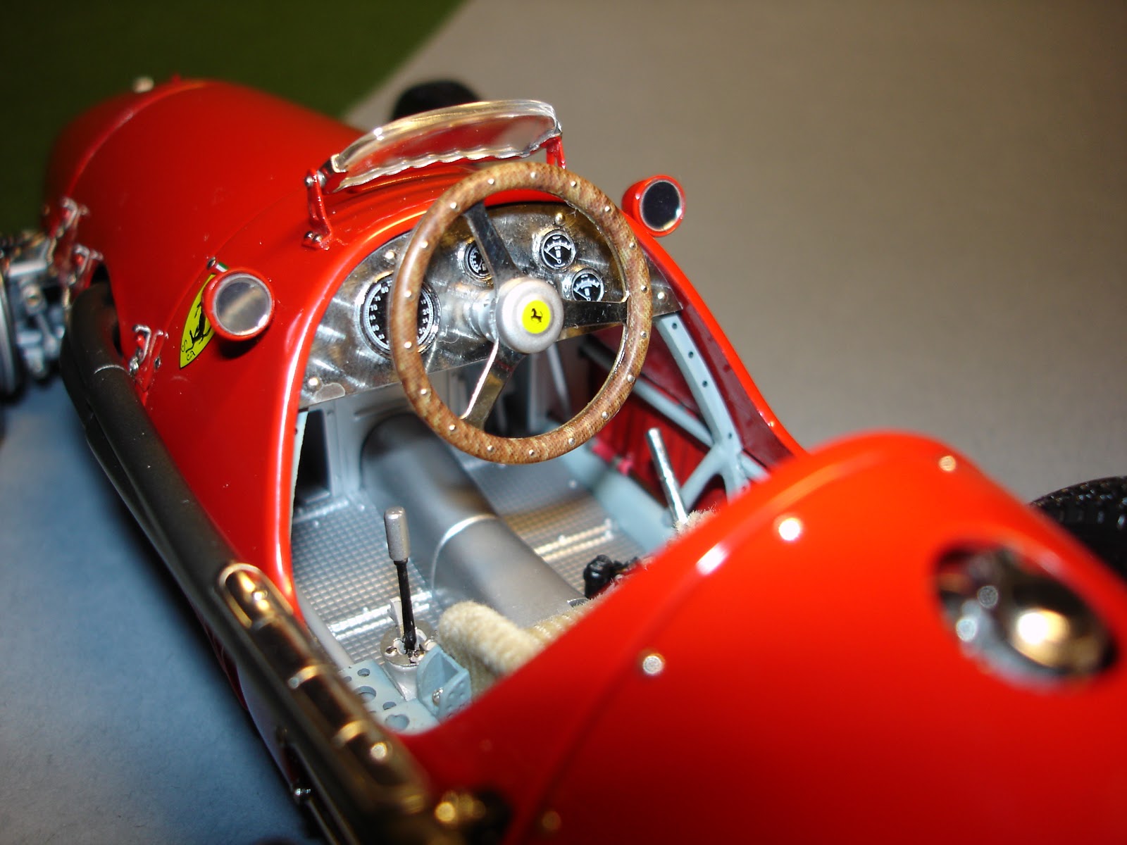 Die-cast Sentee: FERRARI F500 F2 CMC M-056