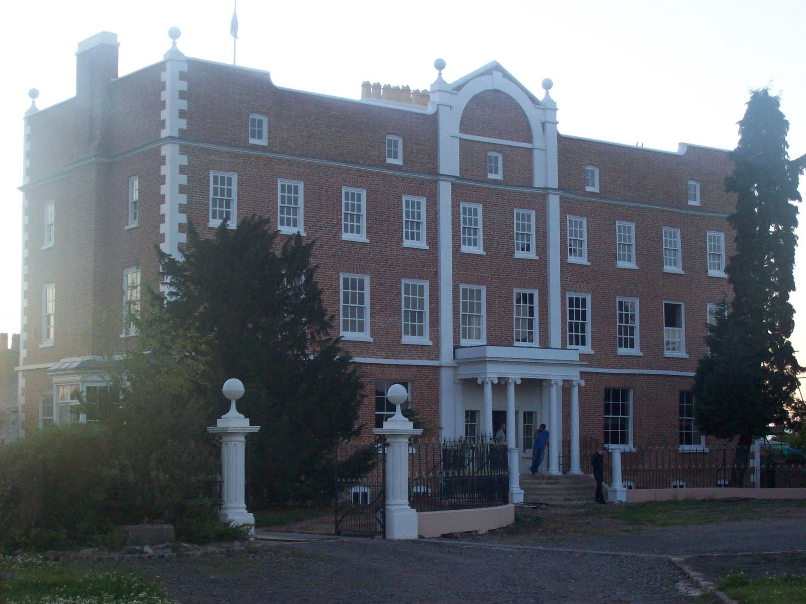 A GHOST HUNTERS DIARY: HANKELOW HALL