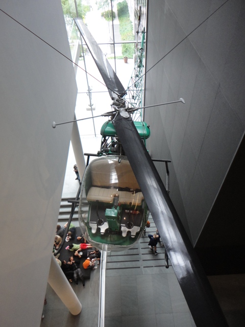 CALAMANDA Y LE DÉSESPÉRÉ DE GUSTAVE COURBET: HELICÓPTERO BELL-47D1 EN ...