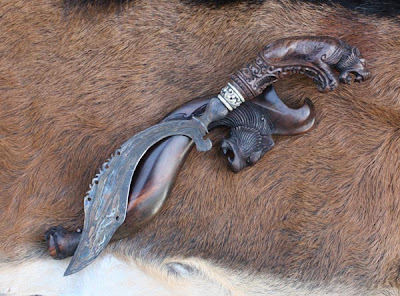 Magpie Salmagundi: The kujang