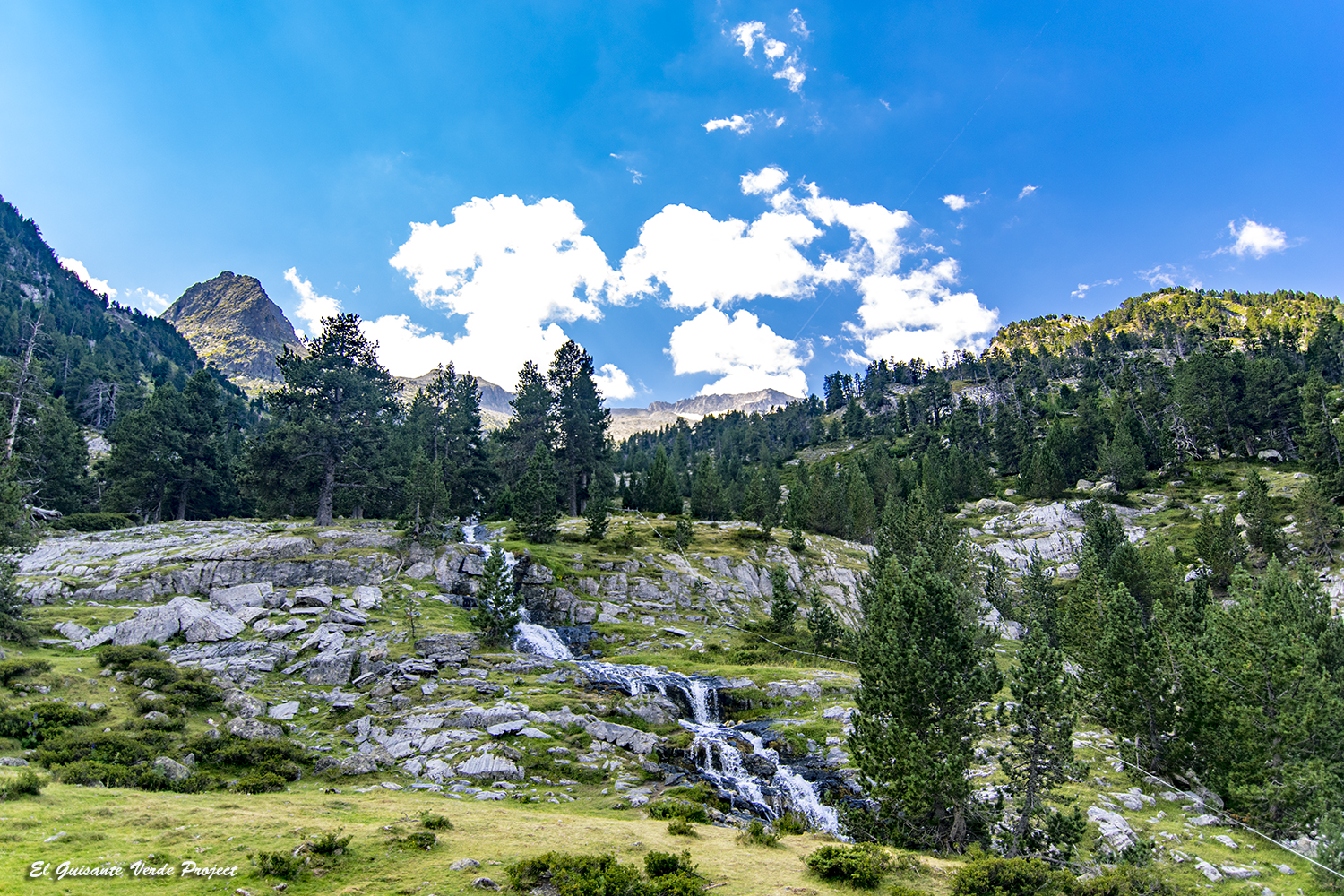 Senderismo en Benasque, ruta al Ibón de Toro y Plan de Aiguallut | El ...