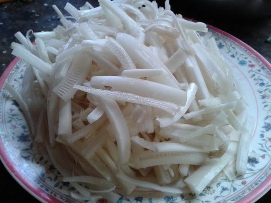 Gỏi chuối cây: Ngon số dzách! - Quinhon11