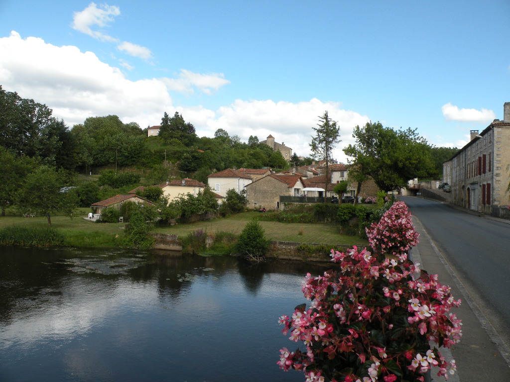 Balades dans les Charentes : Montbron