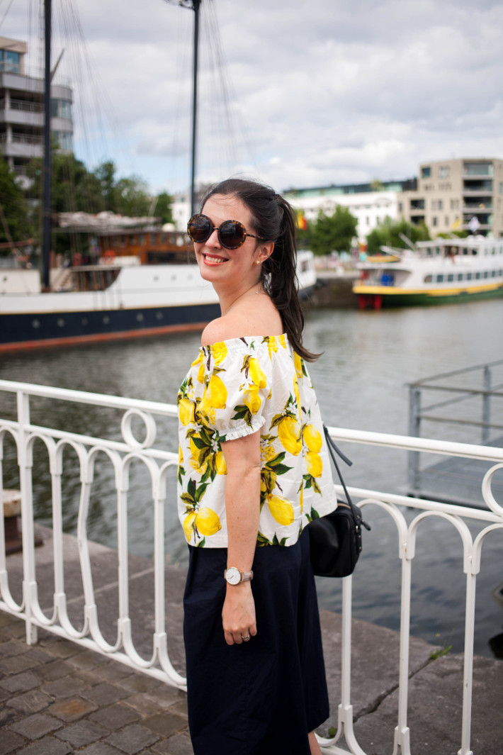Outfit: lemon print off shoulder top and culottes - THE STYLING DUTCHMAN.