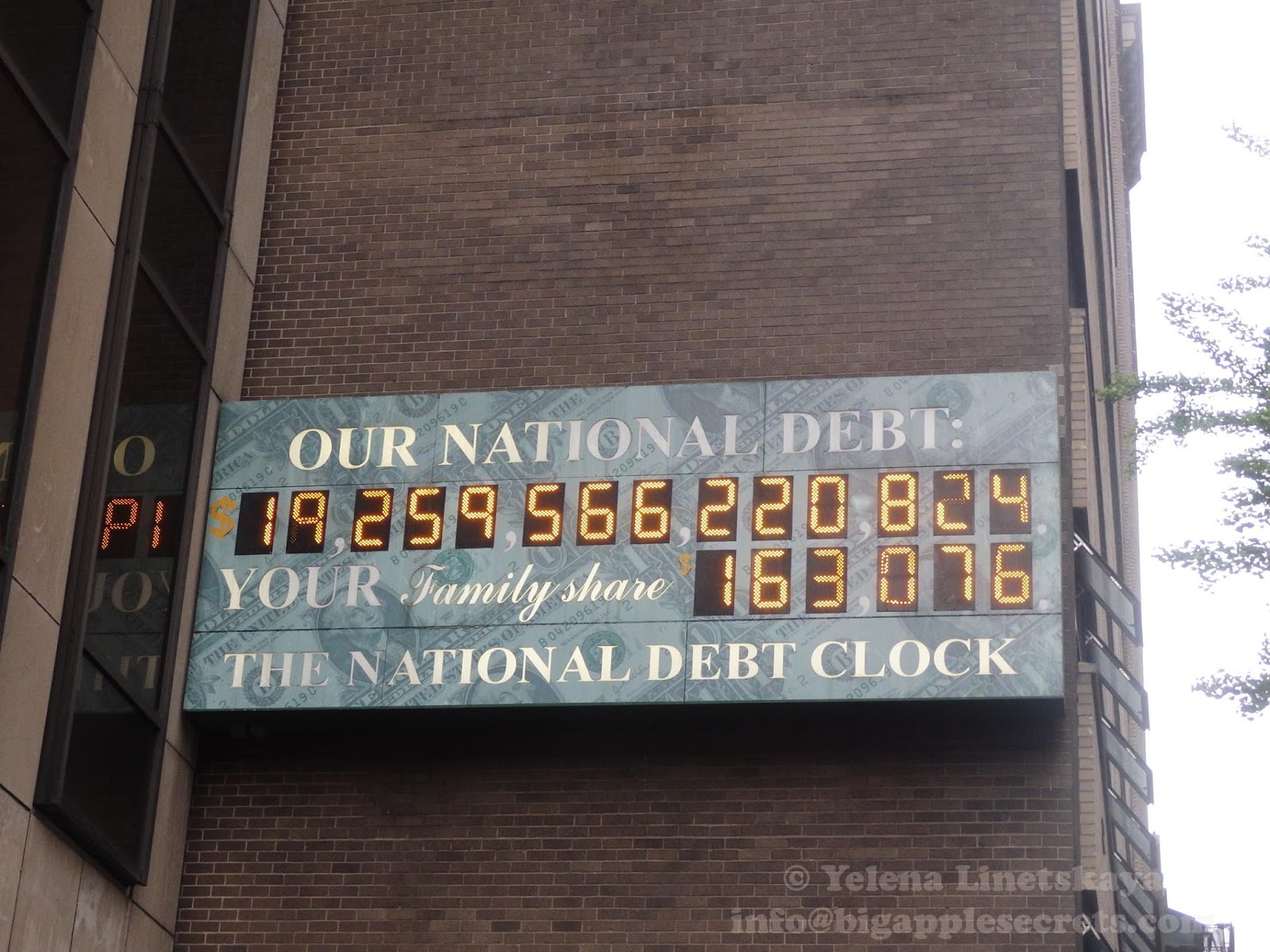 Big Apple Secrets: Seymour Durst, his debt clock and Old York Library.