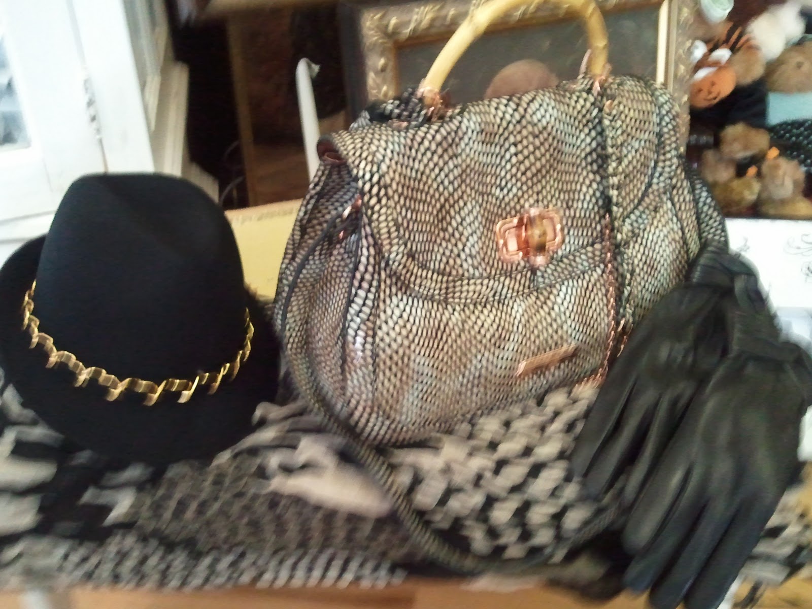 La Gioe di Toscana Handbags By Sharon & John Gioe: THE BEAUTIFUL CANE ...