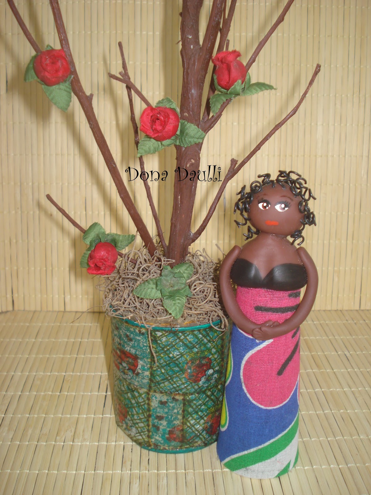 Dona Daulli: Bonecas feitas com tubo de linha? É sim,vem ver!