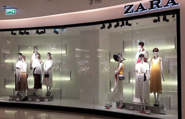 ZARA window display in Siam Paragon, Bangkok.