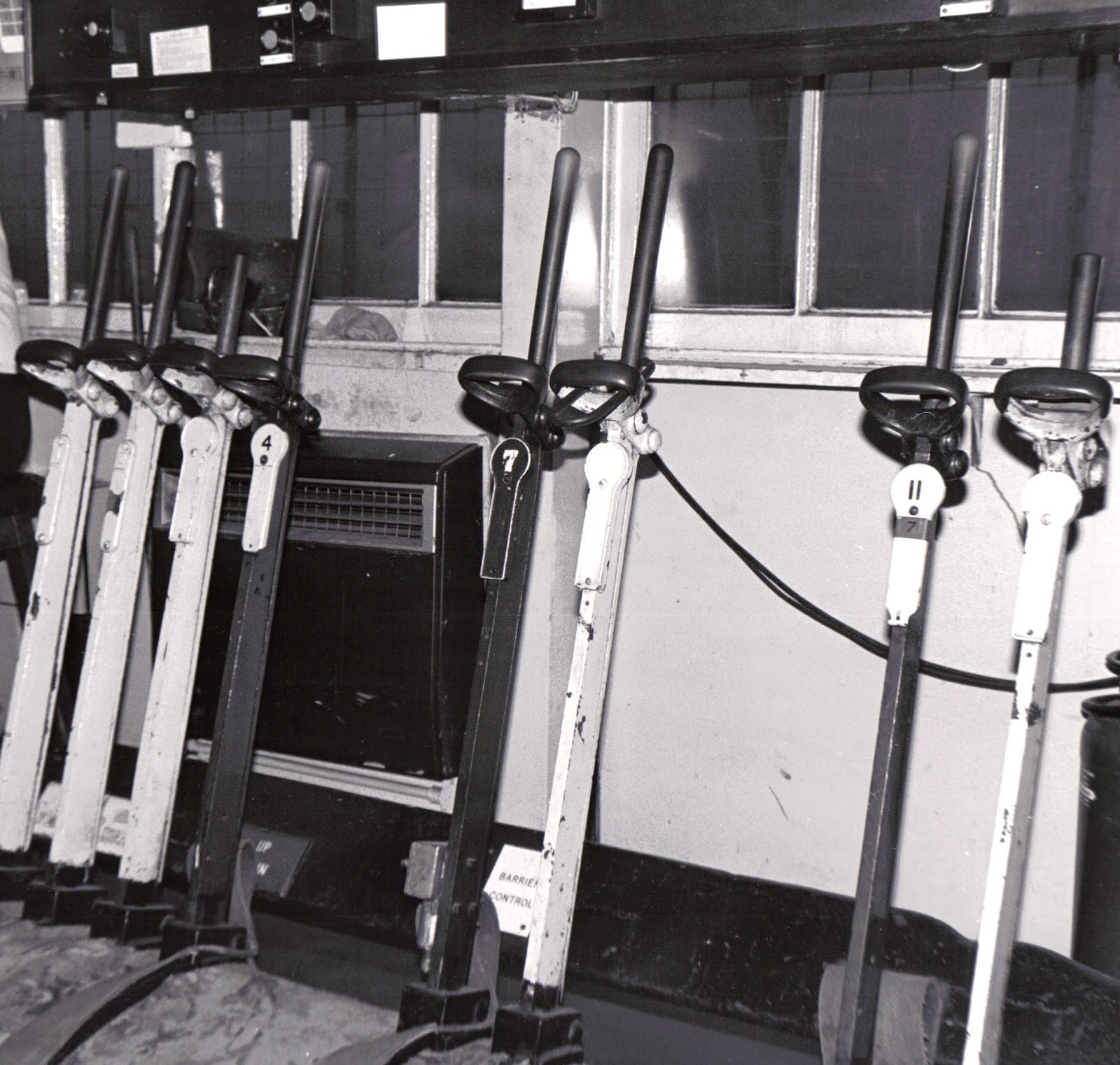 'Along These Tracks' Train Photos Site : A Look Back at Banbury Lane ...