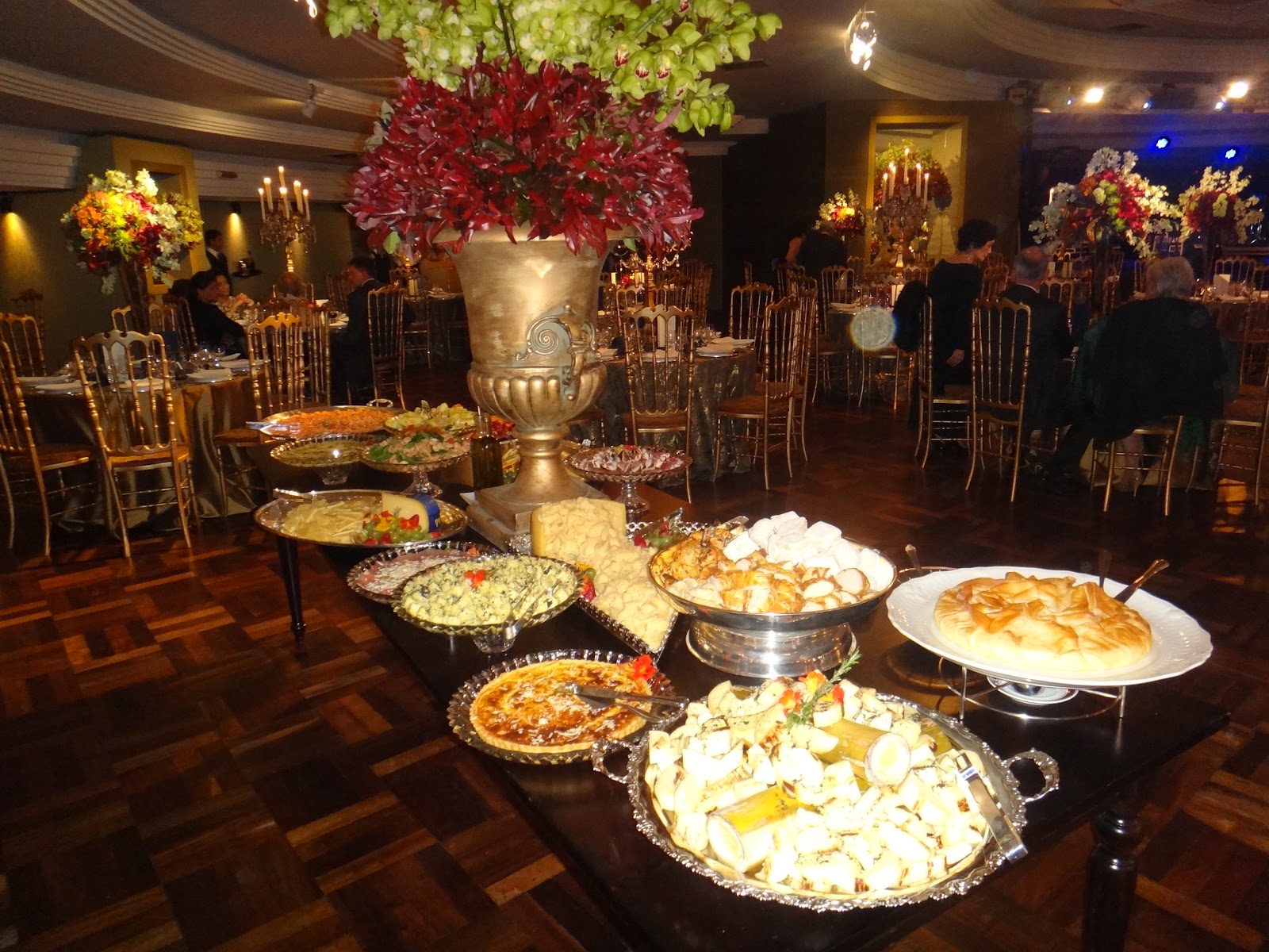 BUFFET DEUCHER Excelência em Gastronomia: Aniversário de 70 anos Salão ...