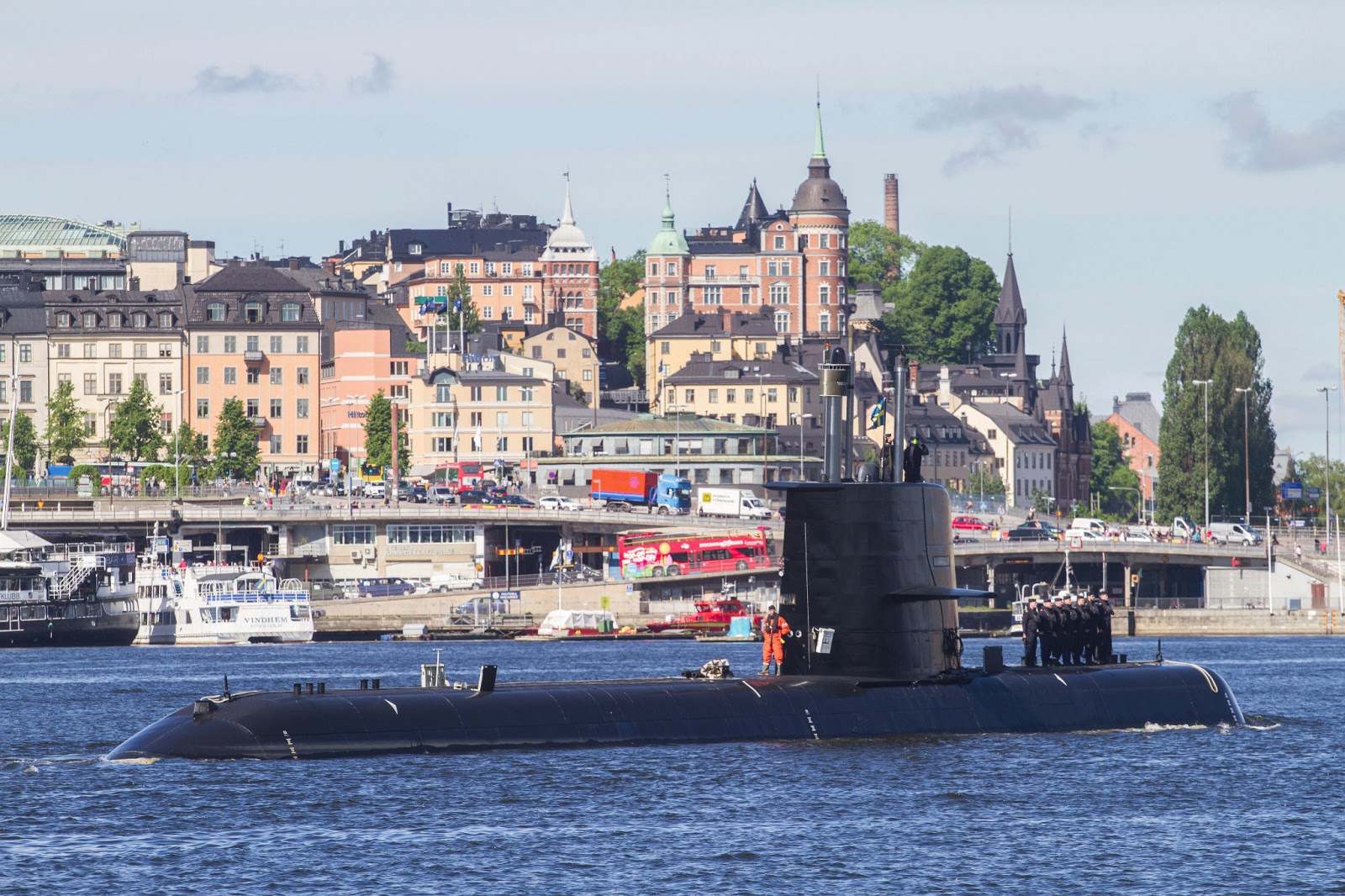 HMS Halland, Gotland Class Submarine approaching Stockholm... : r/Military
